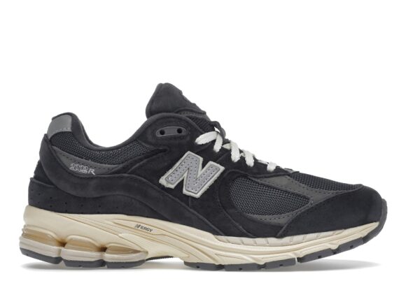 New Balance 2002R Black Dark Grey Suede Sneakers - M2002RHO - Cushiow